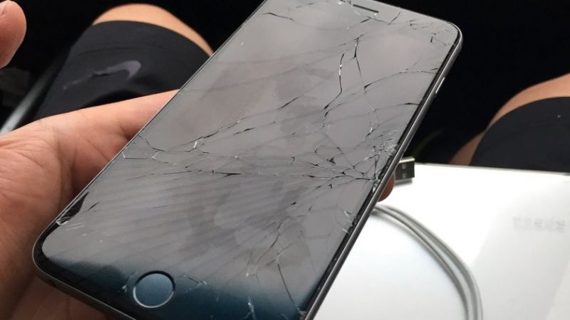 Apple começa a aceitar iPhones quebrados em seu programa de troca ...