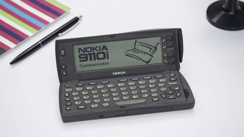 Nokia 9110 Communicator (1998), um telefone com alma e processador de ...